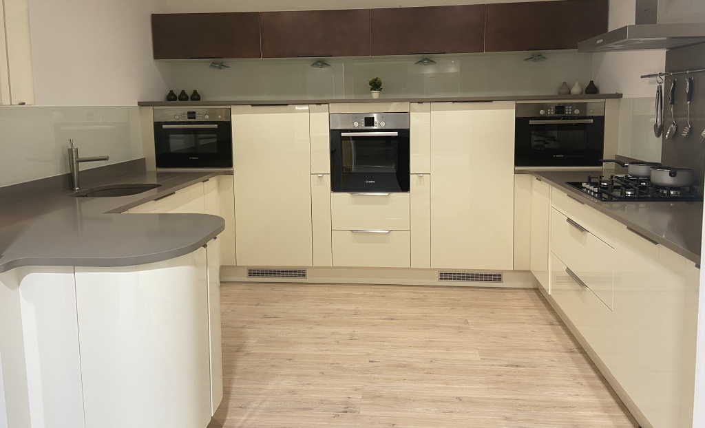 Showroom - Kitchen Units Online